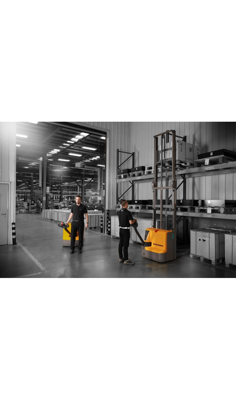 Pallet trucks and stackers for sale | Jungheinrich Shop Australia